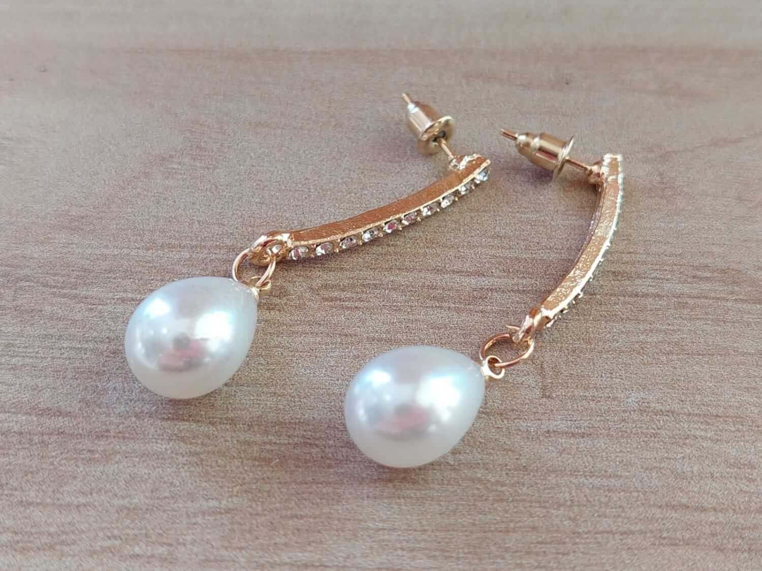 ARO BIJOUTERIE DORADO CON STRASS Y PERLA - Zona Once | Distribuidora ...