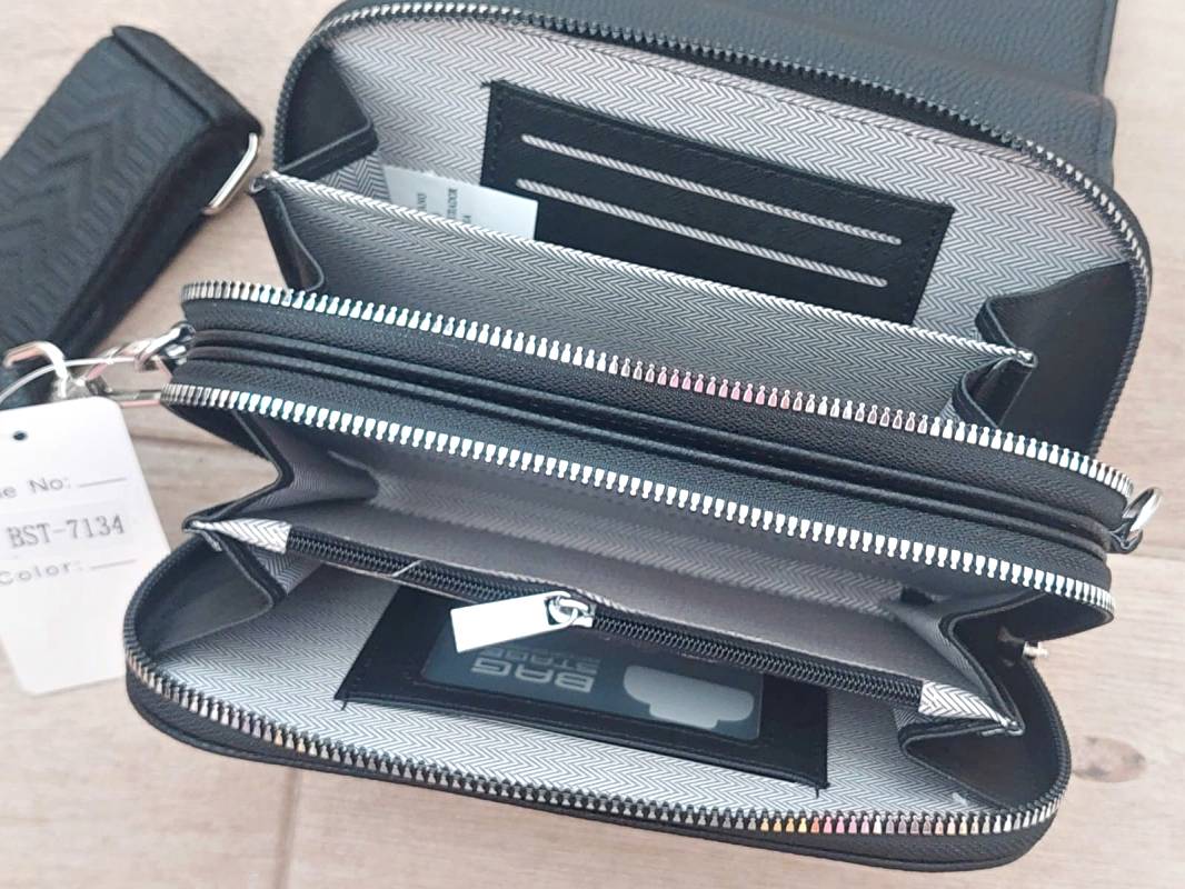 CARTERA TIPO BANDOLERA COLOR BEIGE CON DOBLE CIERRE Y MÚLTIPLES ...