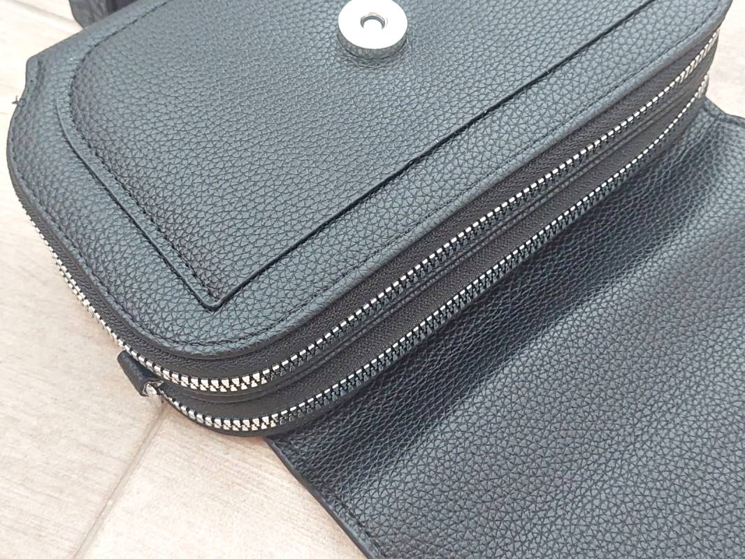 CARTERA TIPO BANDOLERA COLOR NEGRO CON DOBLE CIERRE Y MÚLTIPLES ...